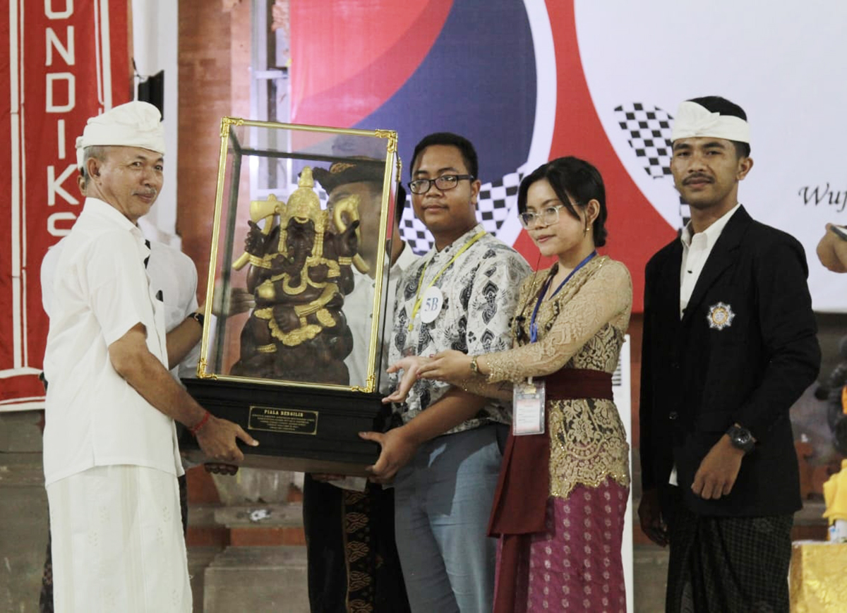 KMHD Undiksha Gelar LCC se-Bali: Membangun Karakter Remaja Hindu ...