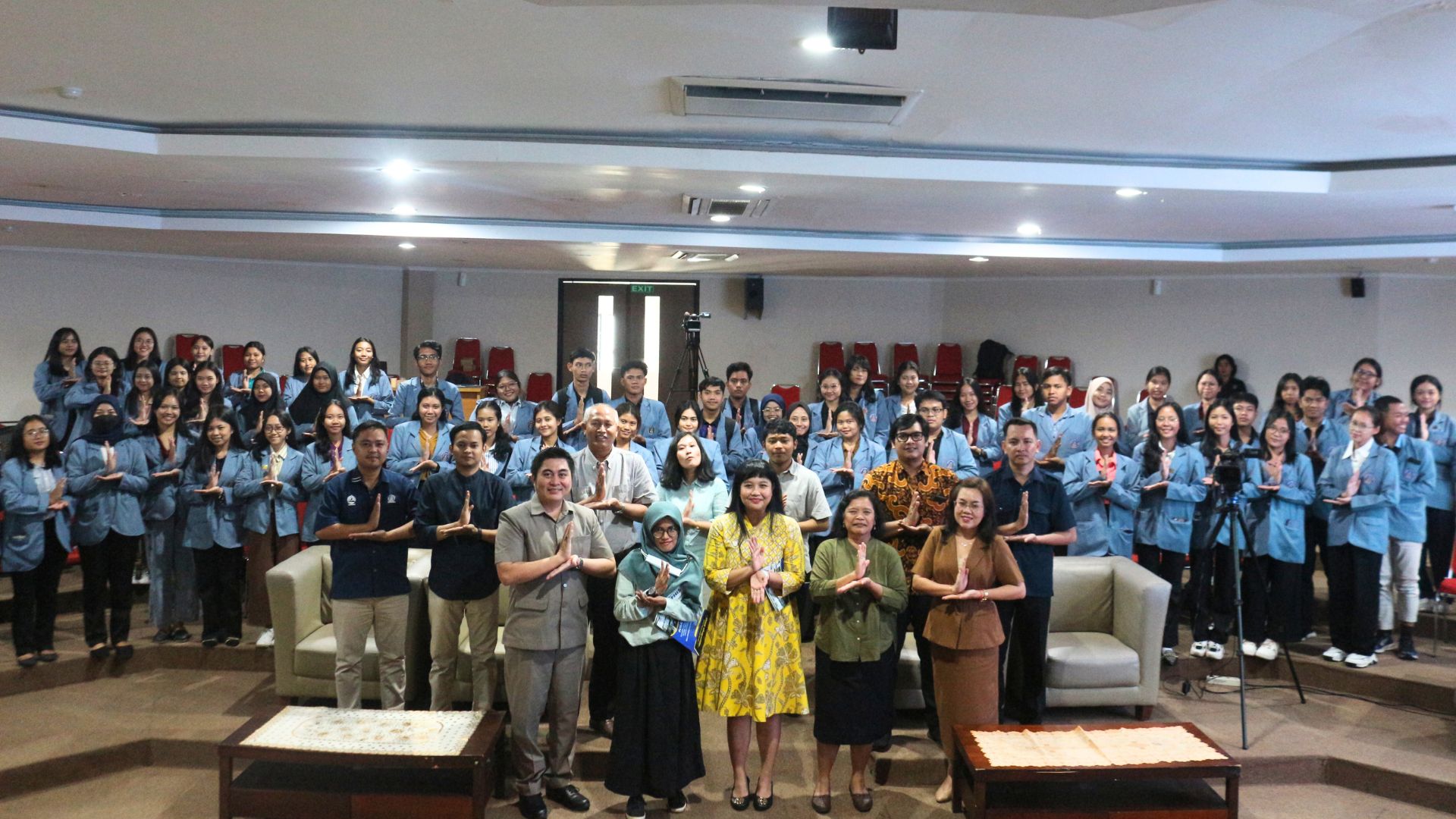 Kuliah Umum Eurasia Foundation Series #10 di Undiksha: Perspektif Ilmu Pengetahuan Barat dan ...