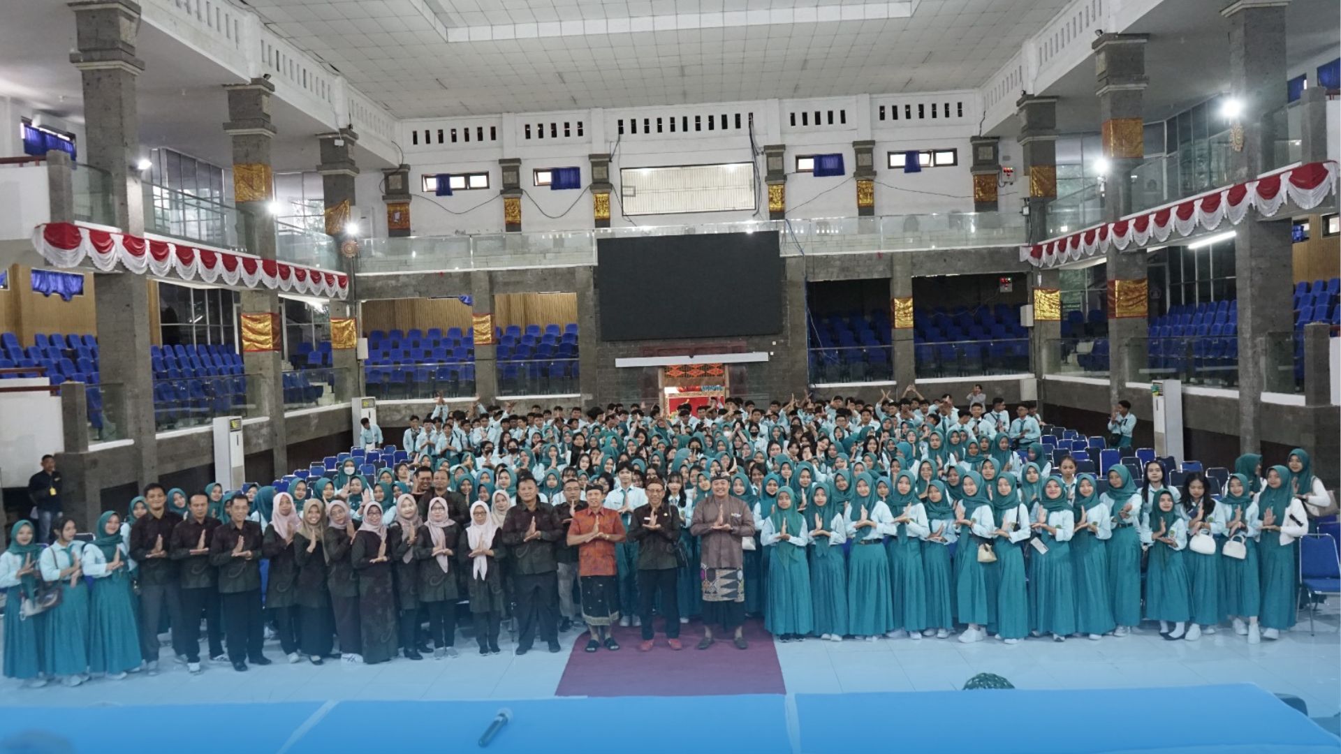 Undiksha Welcomes Study Visit from SMAN 1 Ngunut - Universitas ...