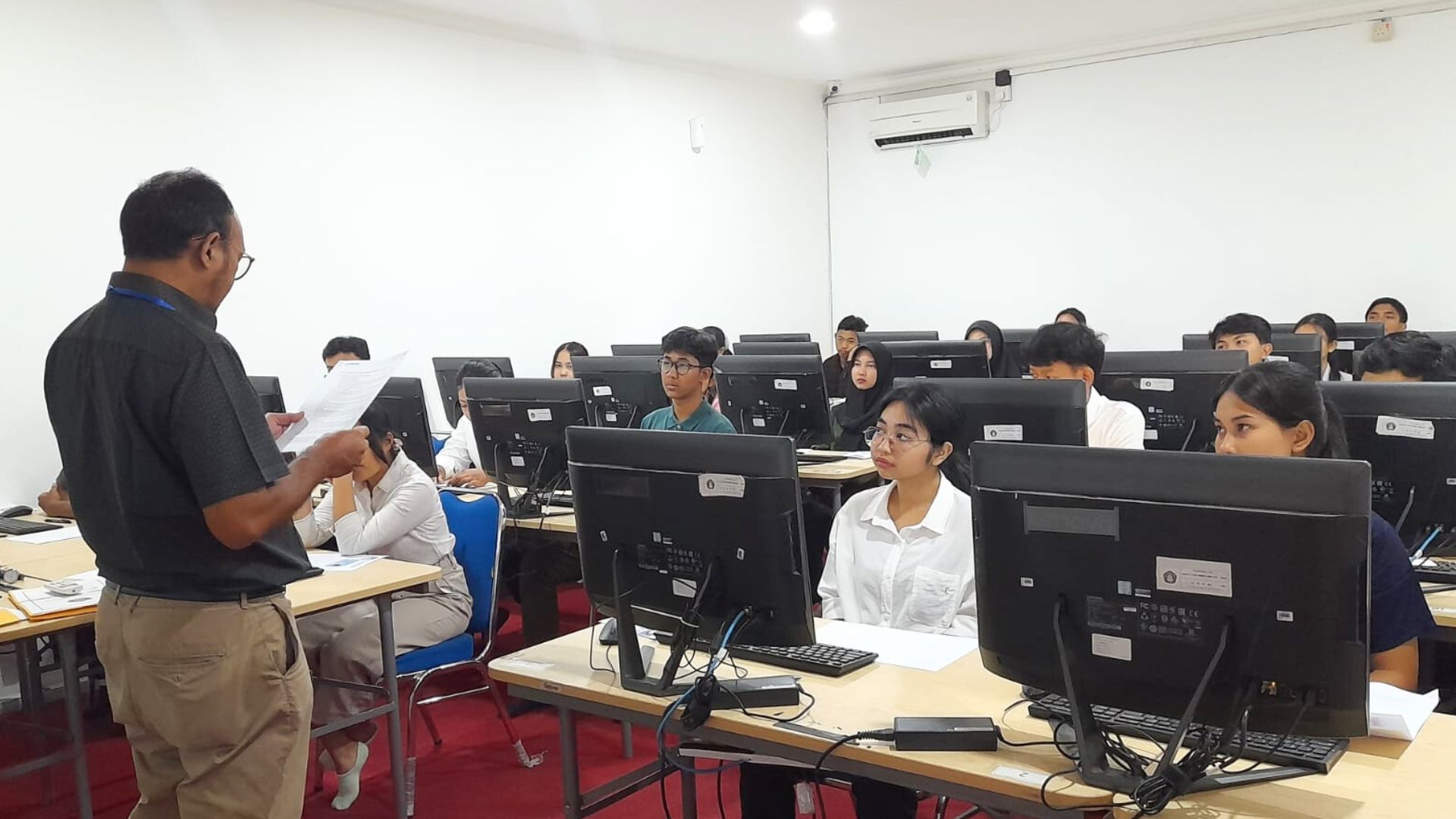 UTBK-SNBT 2025, Undiksha Fasilitasi Seribuan Peserta - Universitas ...