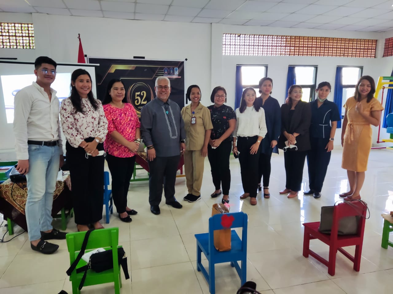 Holly Cross of Davao College Filipina Kunjungi Sekolah Lab. Undiksha ...