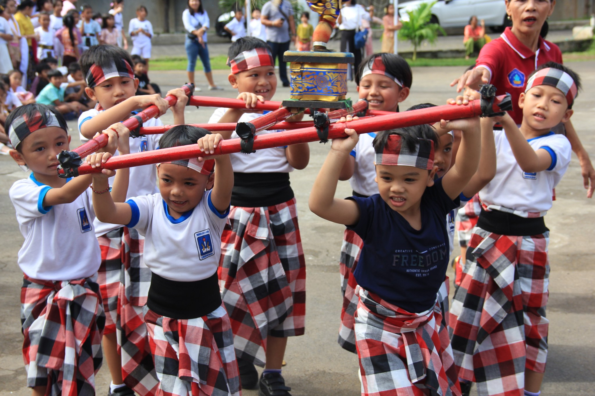PAUD Lab Undiksha Gelar Pawai Ogoh-Ogoh Jelang Hari Raya Nyepi ...