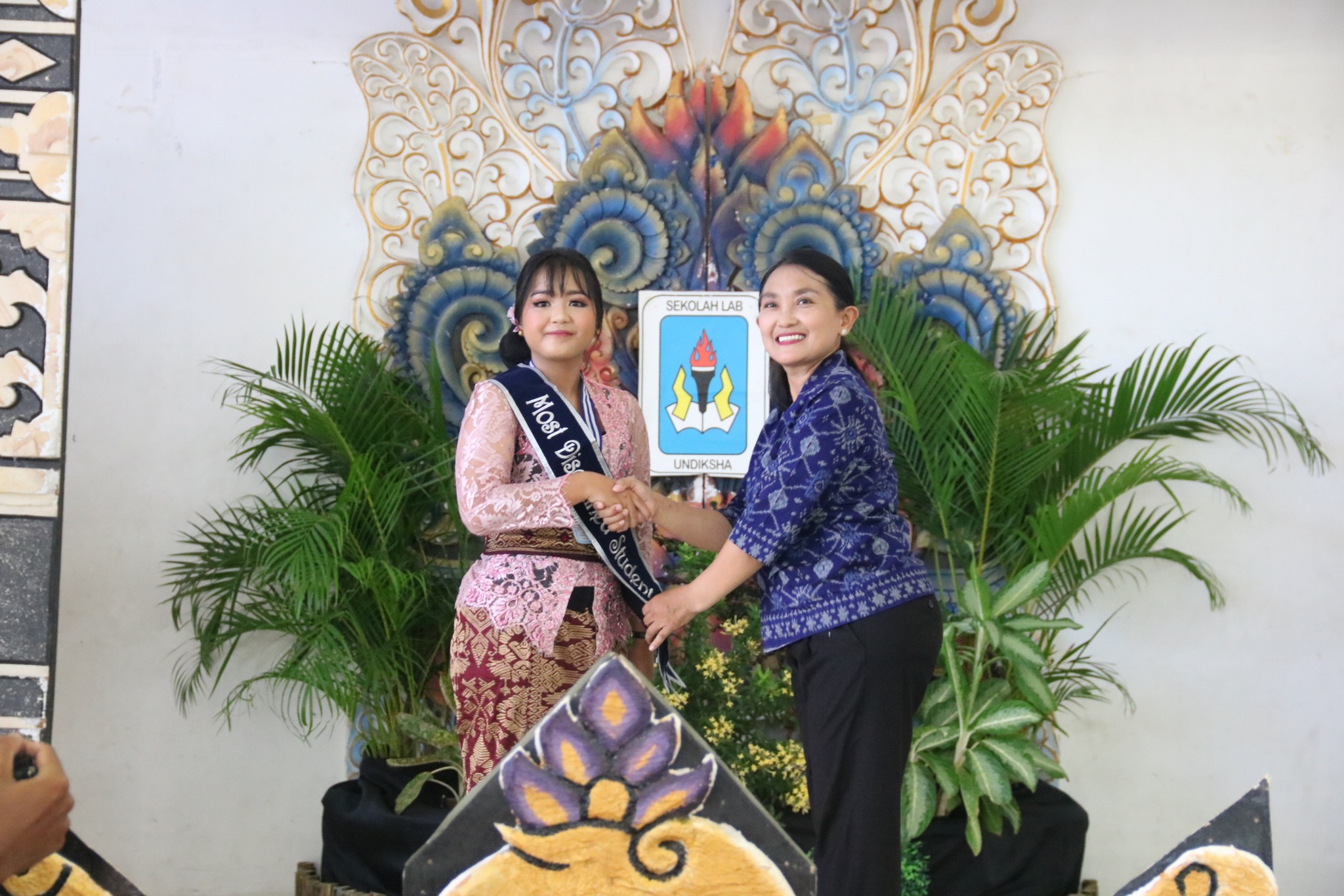 SMAS Lab Undiksha Gelar Acara Pelepasan Siswa Kelas XII: “The End of ...