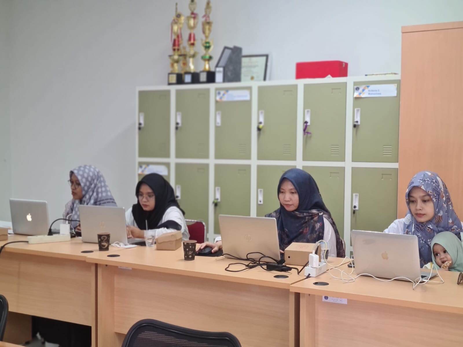 Workshop Penyusunan Instrumen Akreditasi Program Studi Kebidanan Program Sarjana - Fakultas ...