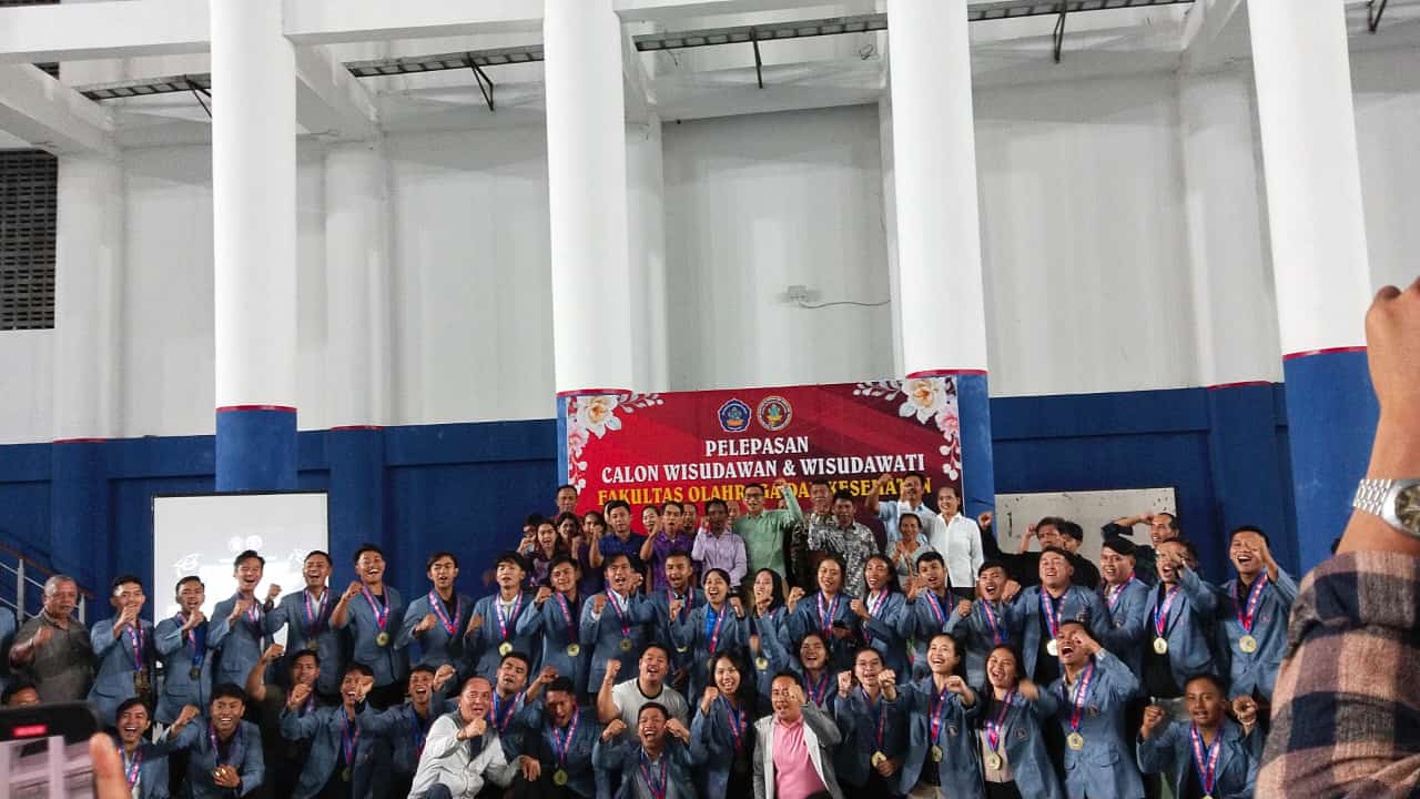 PELEPASAN WISUDAWAN / WISUDAWATI FOK UNDIKSHA PERIODE AGUSTUS 2024 - Fakultas Olahraga dan Kesehatan