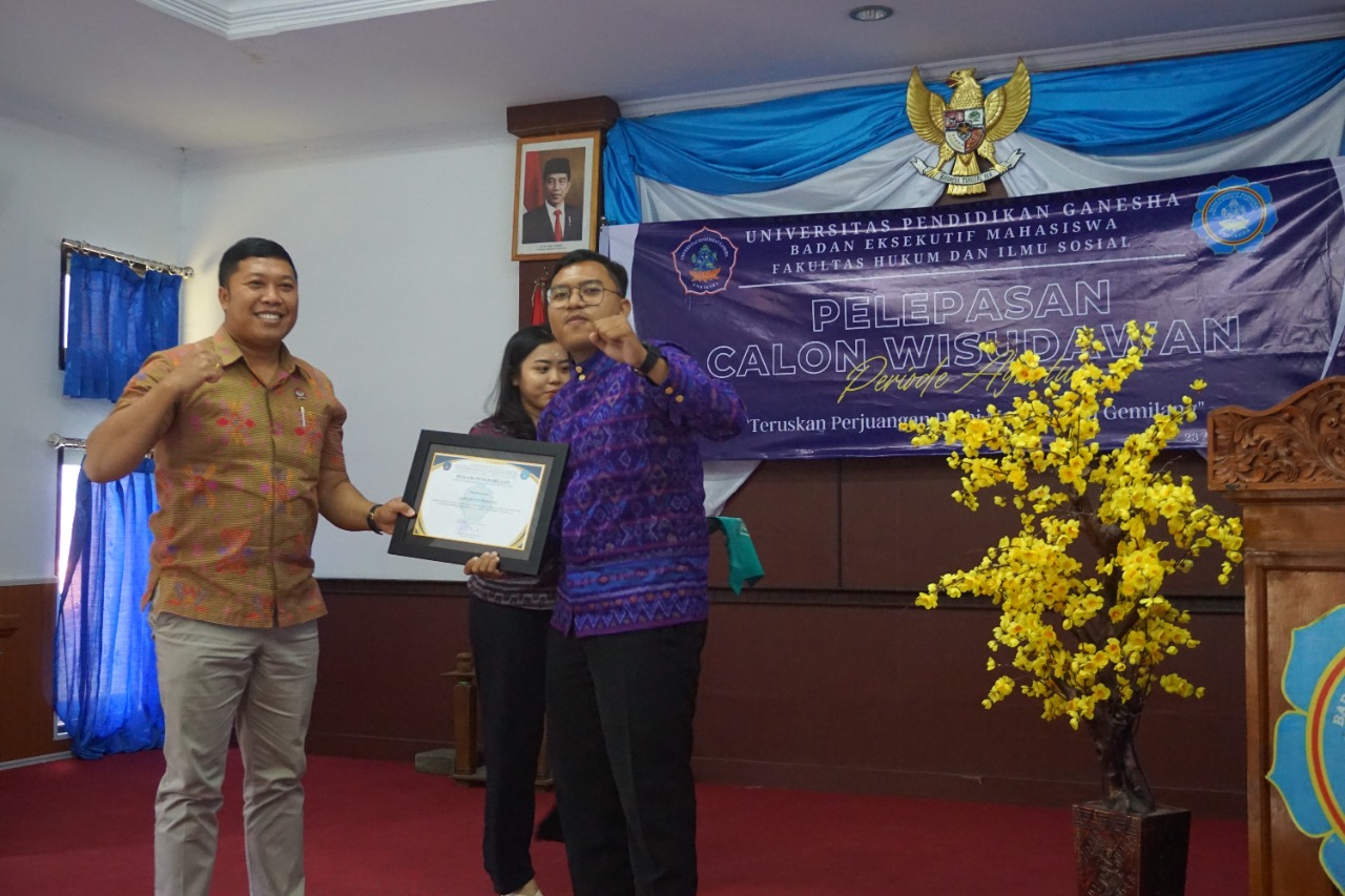 Pelepasan Calon Wisudawan Fakultas Hukum dan Ilmu Sosial Undiksha Periode Agustus 2022 ...