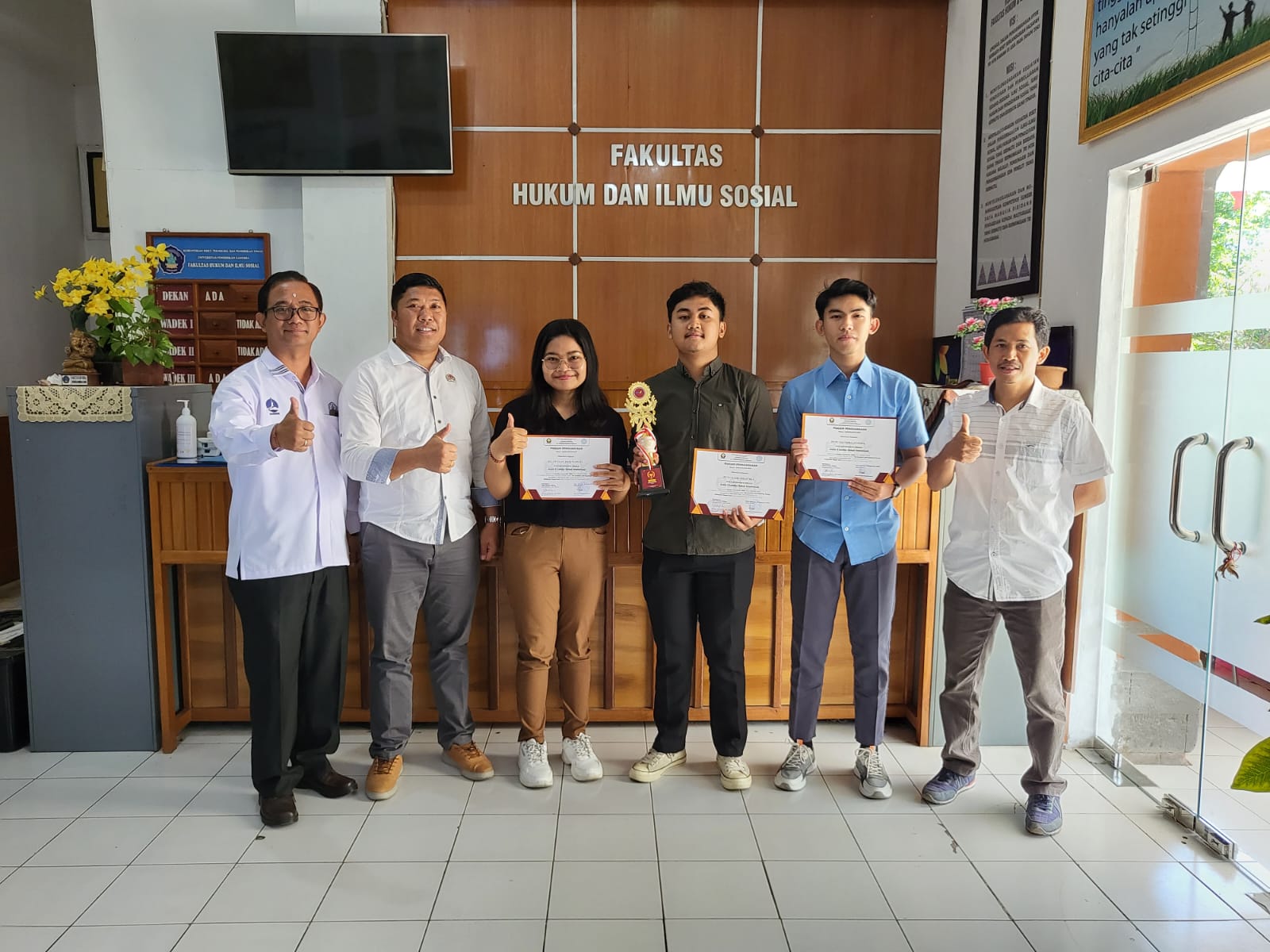 Lomba Jurnalistik 2023, Mahasiswa FHIS Undiksha berhasil Meraih Juara II Lomba Debat Intelektual ...