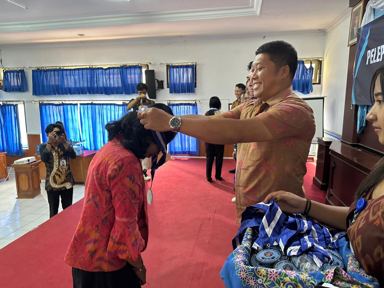 Pelepasan Calon Wisudawan FHIS Undiksha Periode November Tahun 2023 - Fakultas Hukum dan Ilmu Sosial